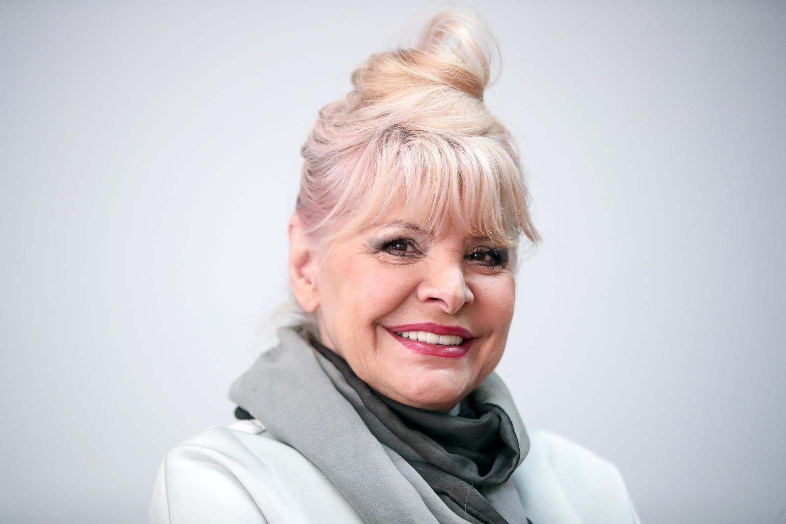 HANKA PALDUM 'Ljubav ne poznaje naciju i vjeru, to najbolje osjećam na ...