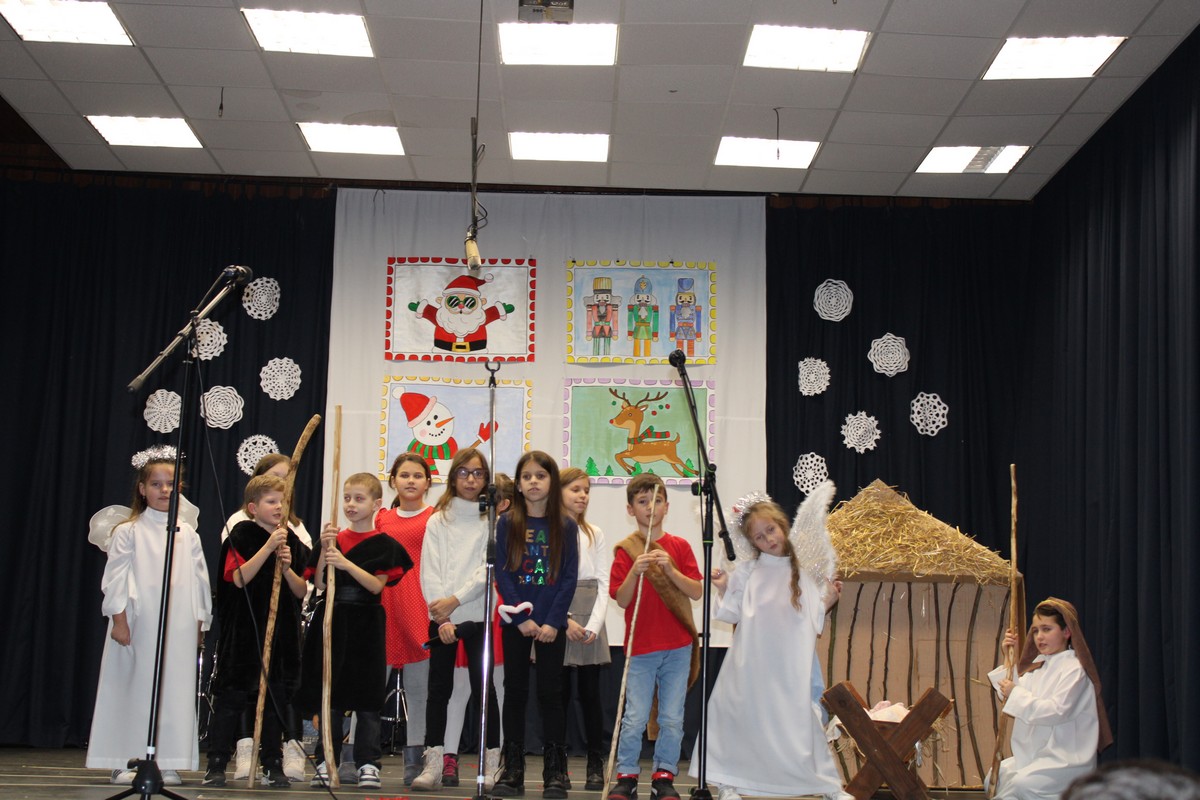 FOTO Kreativni i marljivi učenici OŠ Belica recitacijom, plesom, pjesmom glumom uveli u ...