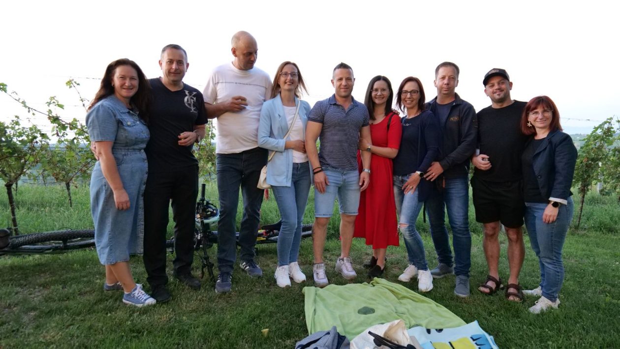 DOČEK LJETA Mađerkin breg zablistao u bojama prvog ljetnog jutra ...