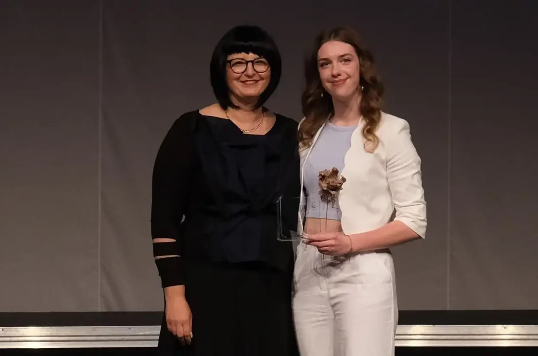 ČAKOVEČKA GIMNAZIJA Maturantica Ema Novak dobitnica Nagrade Davorka ...