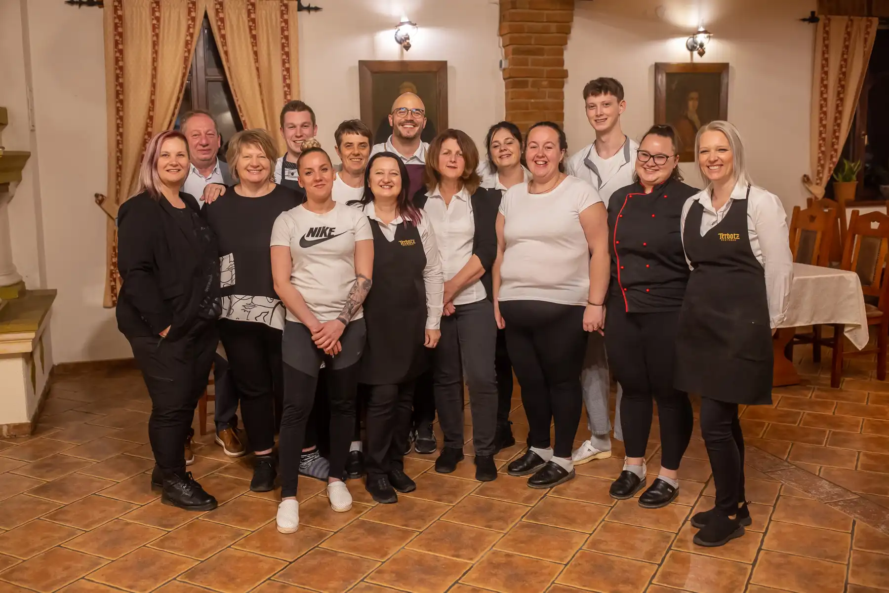 GASTRONOMSKI DOŽIVLJAJ Amos Novak i Melkior Bašić zajedno u kuhinji na ...