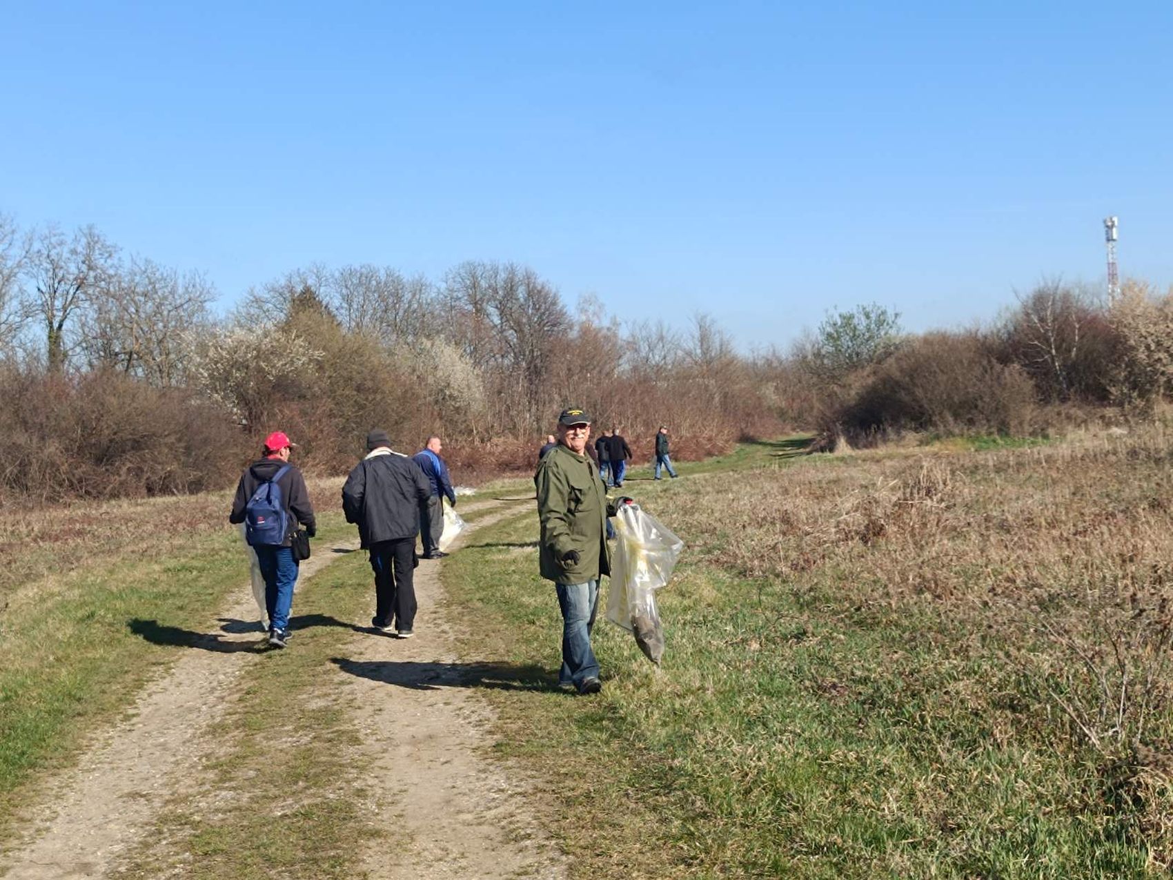 FOTO Međimurski branitelji u akciji 'Zelena čistka': Sakupljeno 50 vreća otpada - eMedjimurje.hr