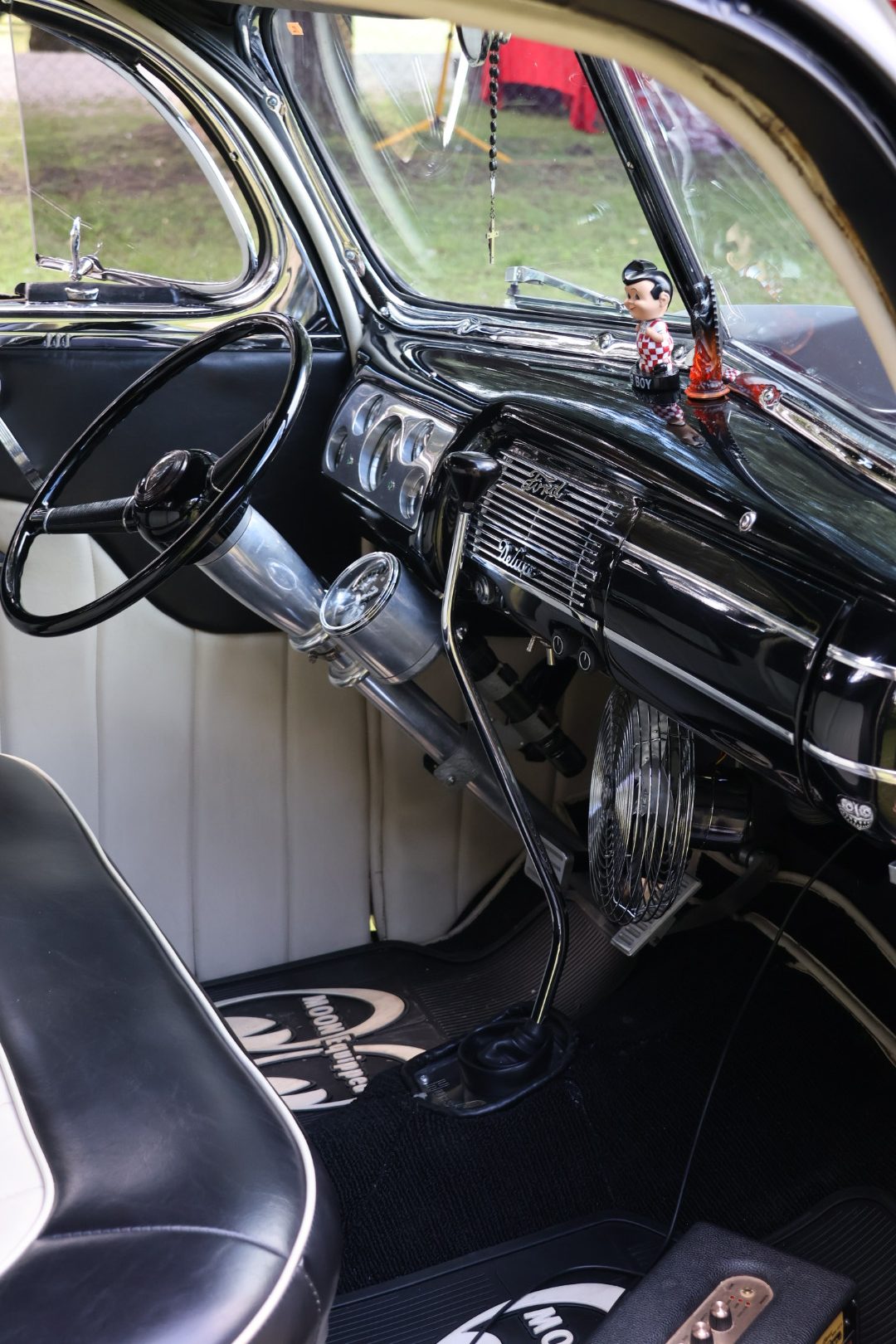 TRASH&BURN Prvi dan pun američkih automobila, pin-up djevojaka i dobre ...