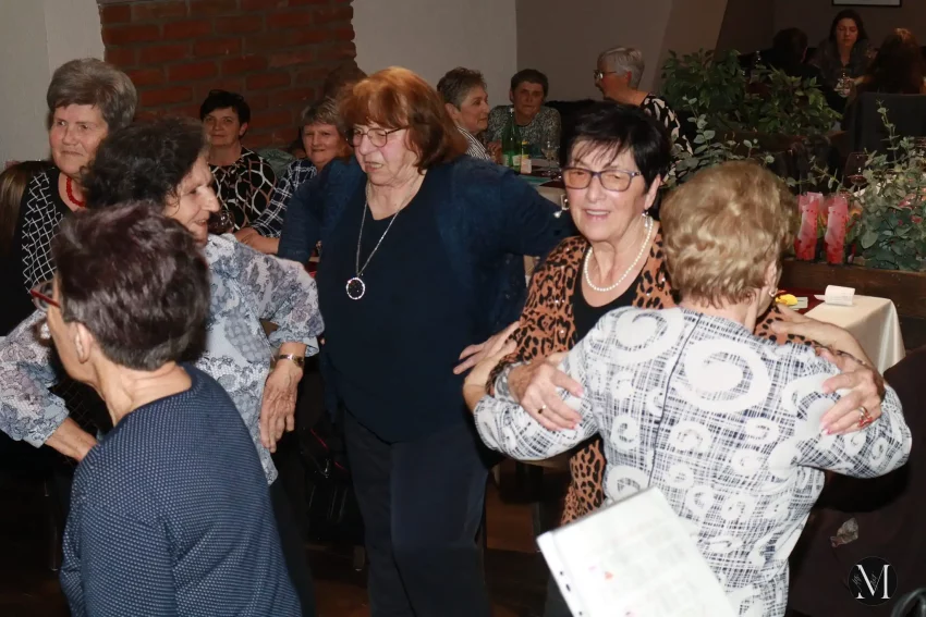 DAN ŽENA Članice Priločkog srca i Udruge umirovljenika zabavile se uz ...