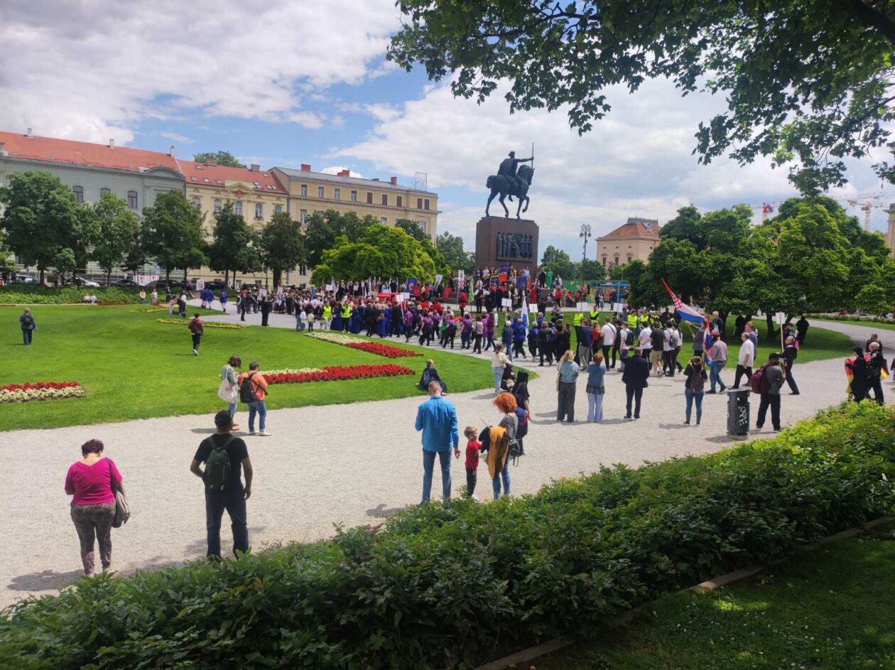 LIJEPO SUDJELOVANJE Pjevački zbor Sveti Juraj na Bregu na Svehrvatskoj ...